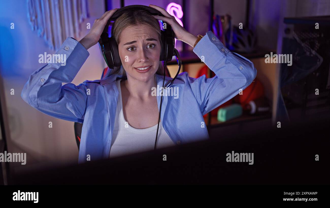 Confused gamer hi-res stock photography and images - Alamy