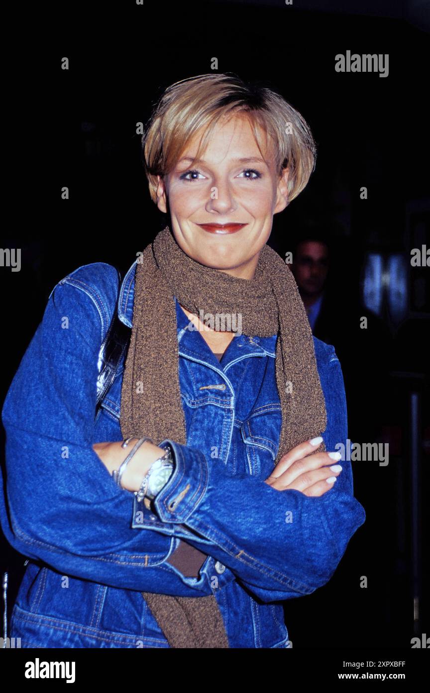 Moderatorin Kim Fisher, Portrait, Jahr 2000 Stock Photo - Alamy