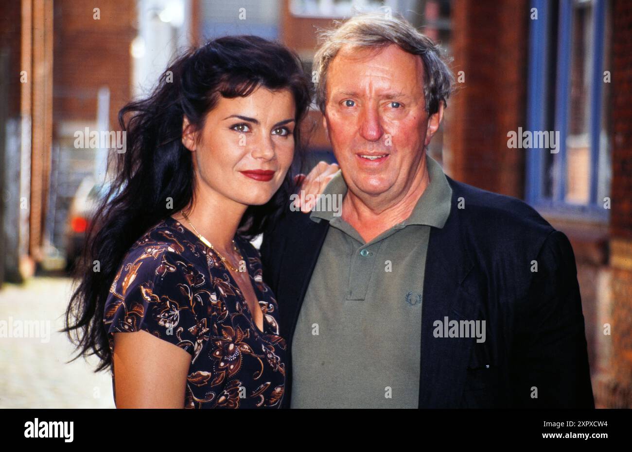 Eine frau wird gejagt hi-res stock photography and images - Alamy