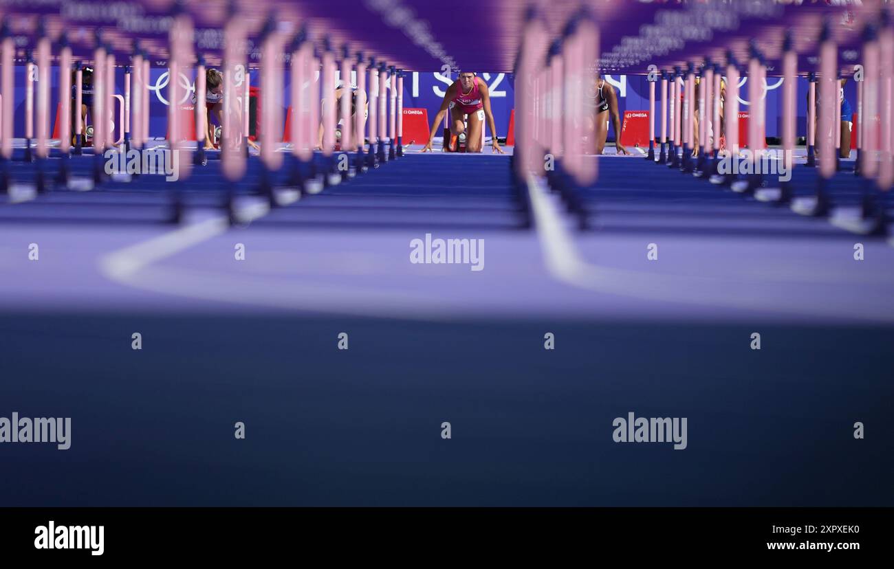 Paris, France. 8th Aug, 2024. Lin Yuwei of China reacts before the ...