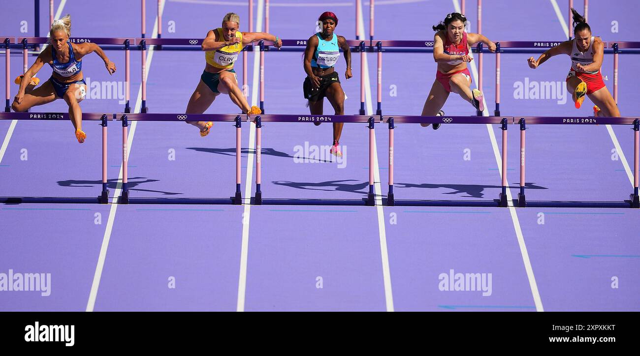 Paris, France. 8th Aug, 2024. Wu Yanni (2nd R) of China competes during ...