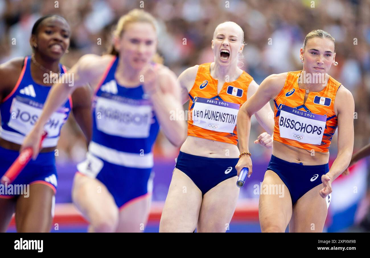 PARIS - Minke Bisschops and Marije Hunenstijn in action in the semi ...
