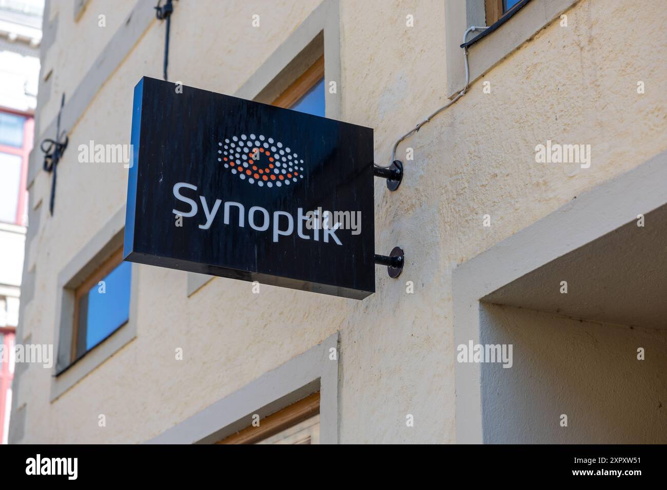 Synoptik logo, in the city of Kalmar, Sweden Stock Photo - Alamy