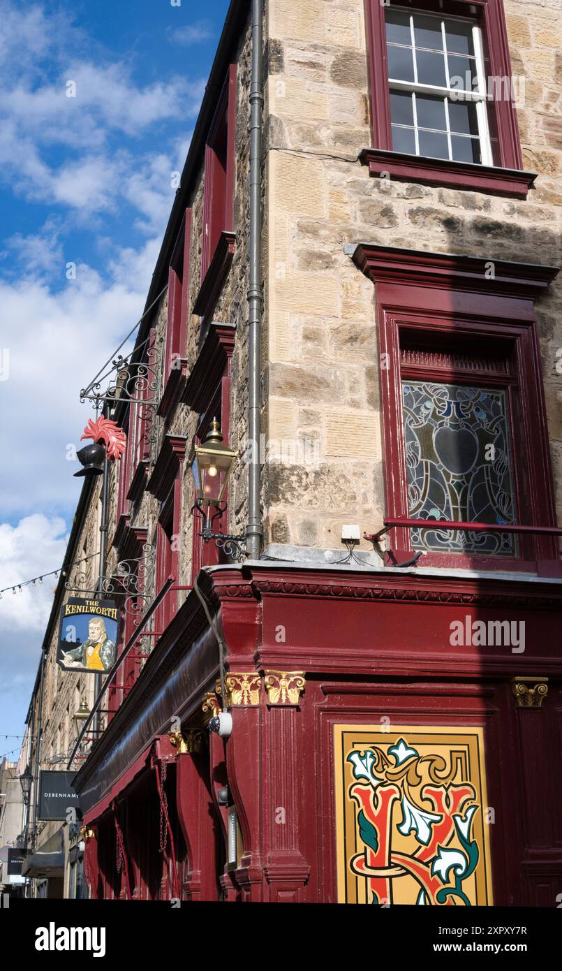 Traditional pub in Edinburgh, Scotland Stock Photo - Alamy