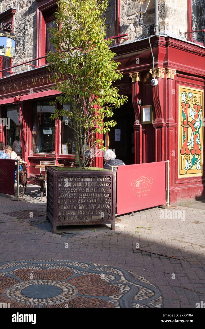 Traditional pub in Edinburgh, Scotland Stock Photo - Alamy
