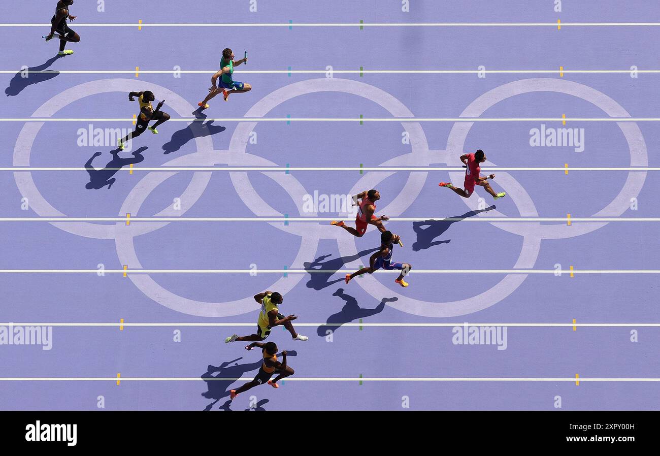 Paris, France. 8th Aug, 2024. Chen Jiapeng (1st R) of team China ...