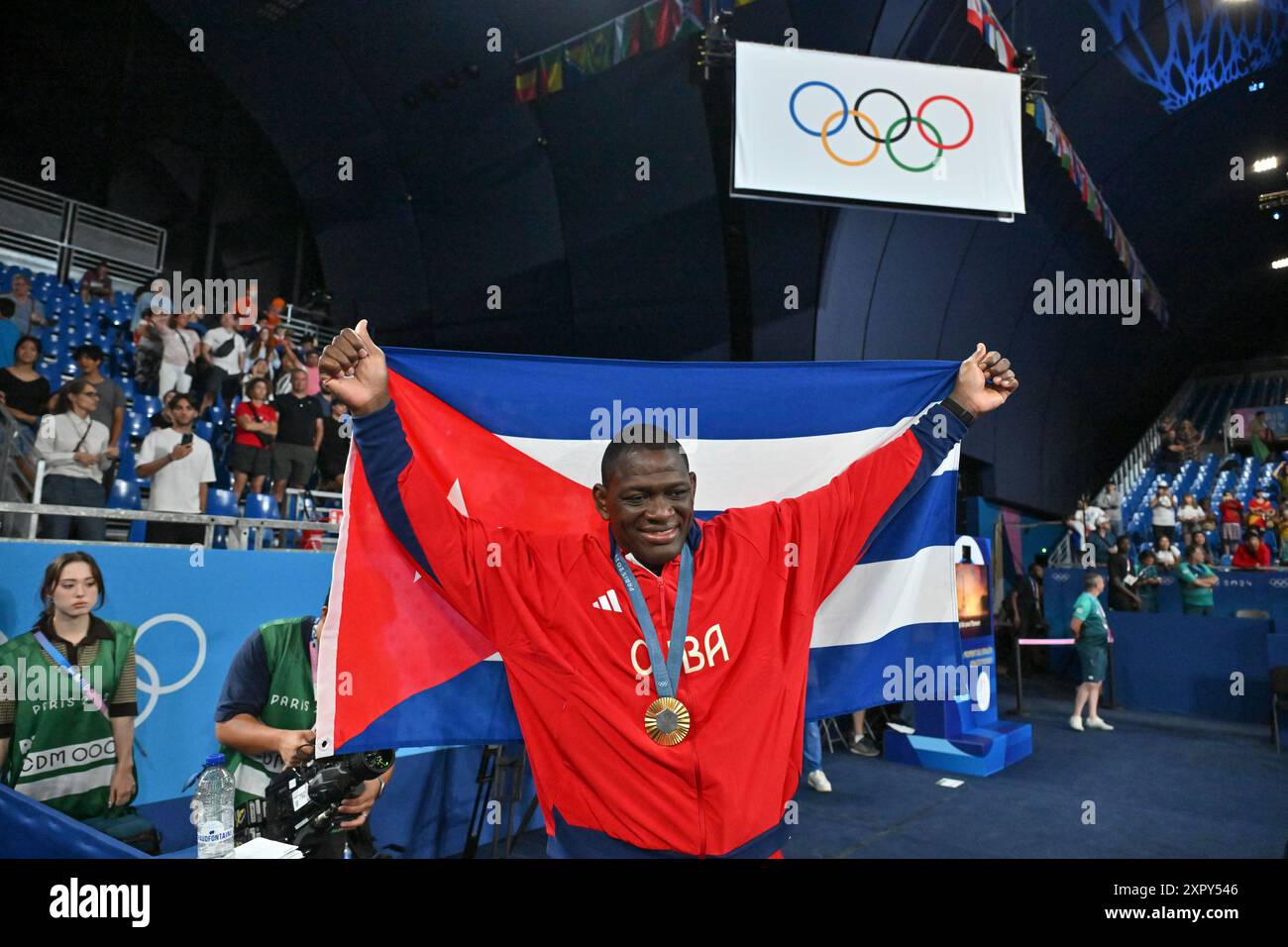 LOPEZ NUNEZ Mijain Cuba (CUB) gold medal after his last match, MGR 130 ...