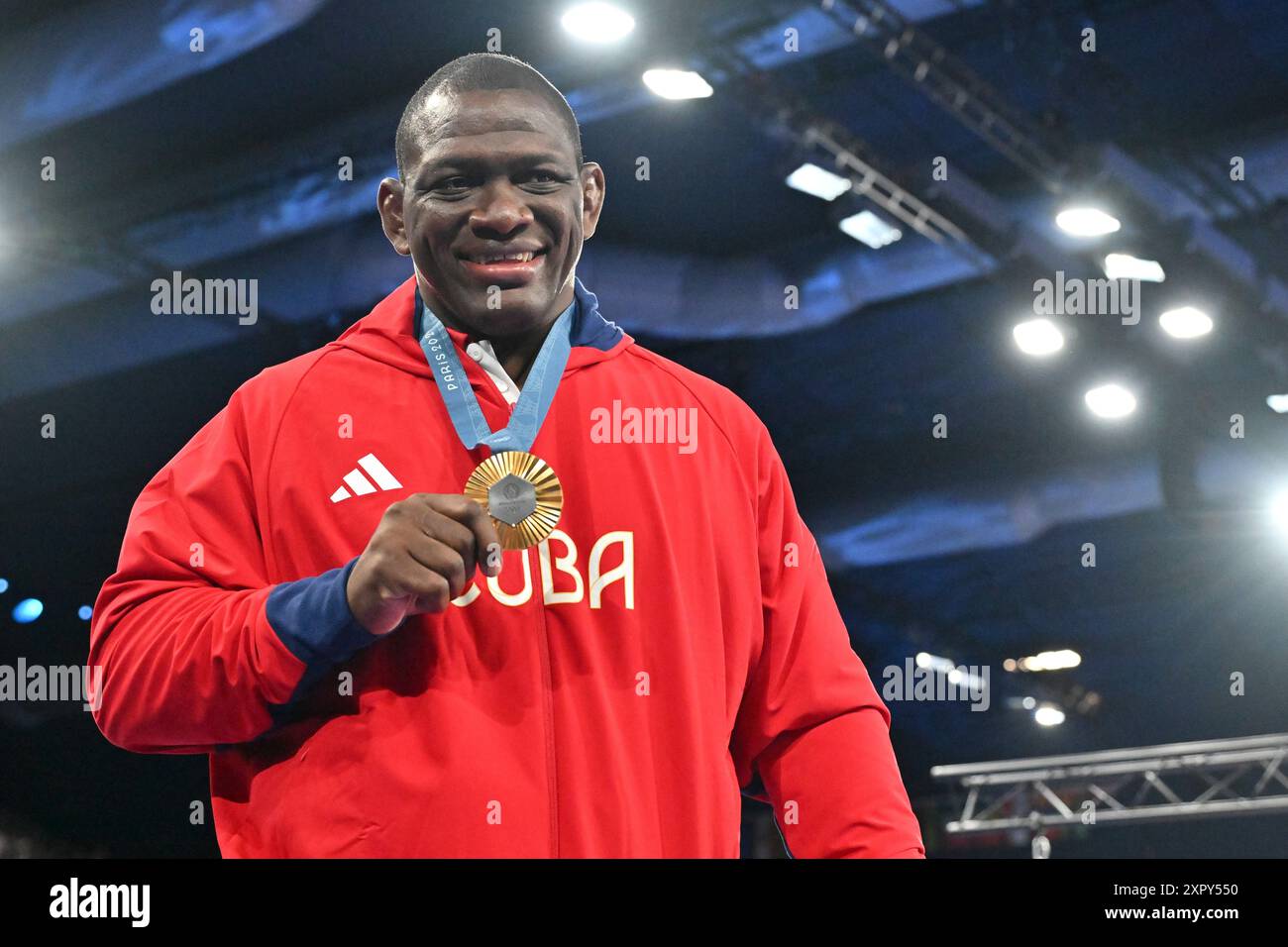 LOPEZ NUNEZ Mijain Cuba (CUB) gold medal after his last match, MGR 130 ...