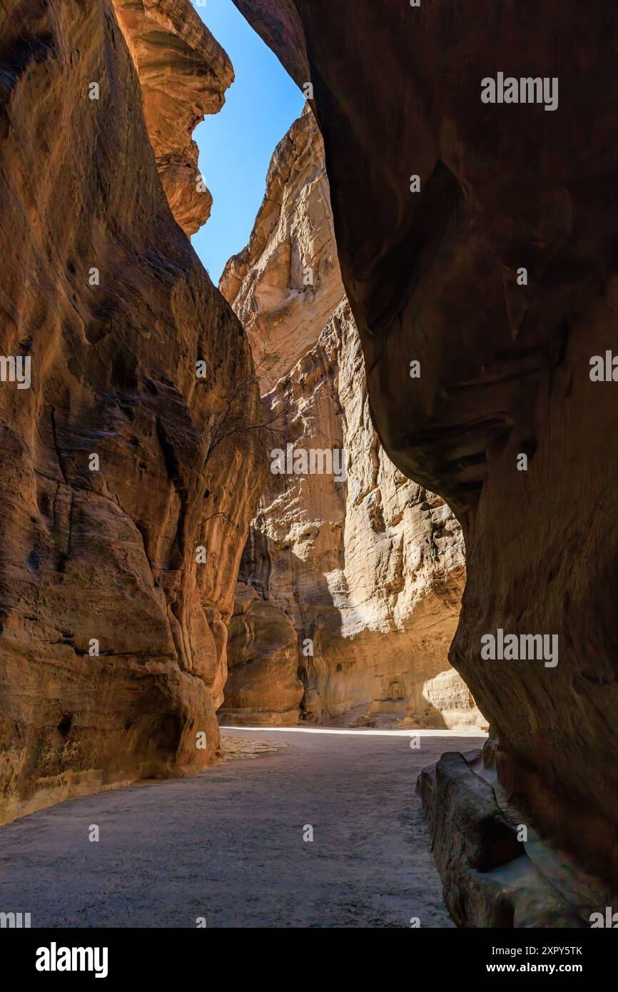 Ruins of the ancient Nabatean city of Petra, in the Wadi Musa desert in Jordan Stock Photo - Alamy