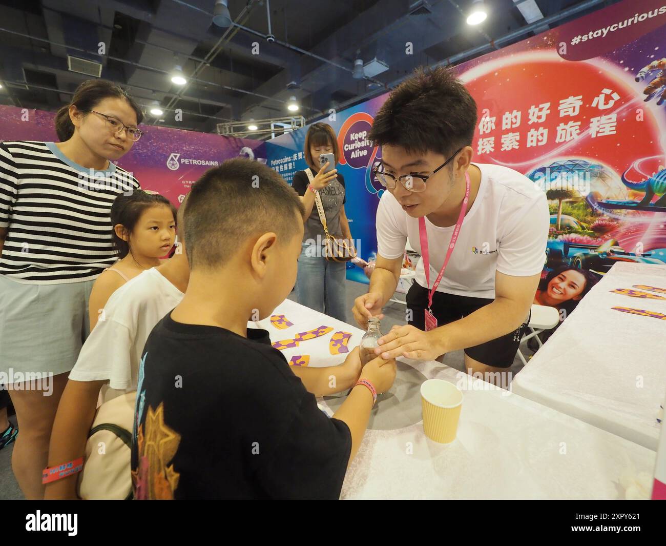 Thermal expansion experiment hi-res stock photography and images - Alamy