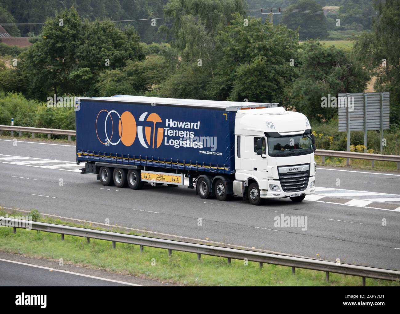 Howard Tenens Logistics lorry, M40 motorway, Warwickshire, UK Stock ...