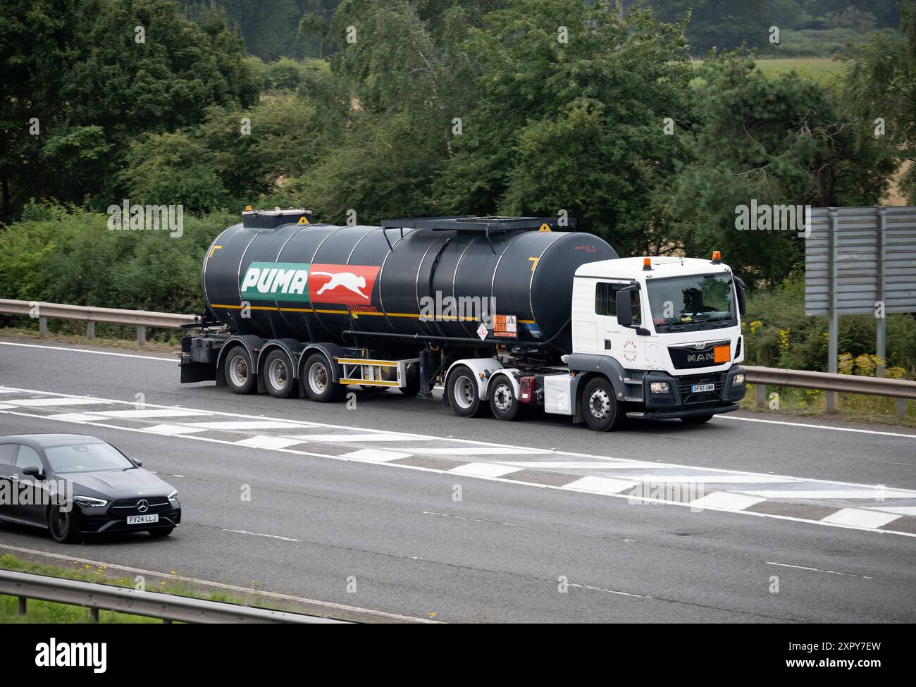 Puma bitumen tanker lorry, M40 motorway, Warwickshire, UK Stock Photo ...