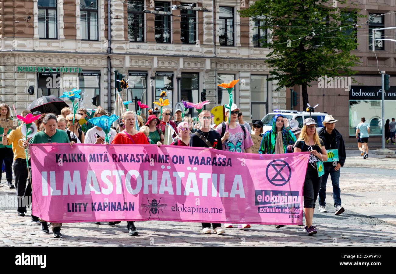 Participants in a demonstration in the Niittykukka campaign for ...