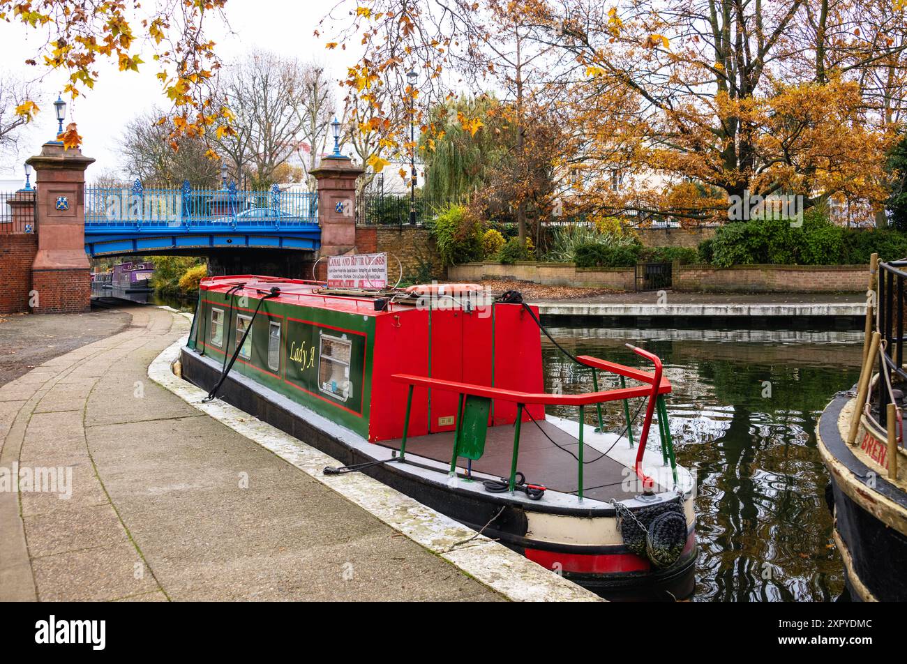 A narrowboat in Little Venice, with Warwick Bridge at the background ...