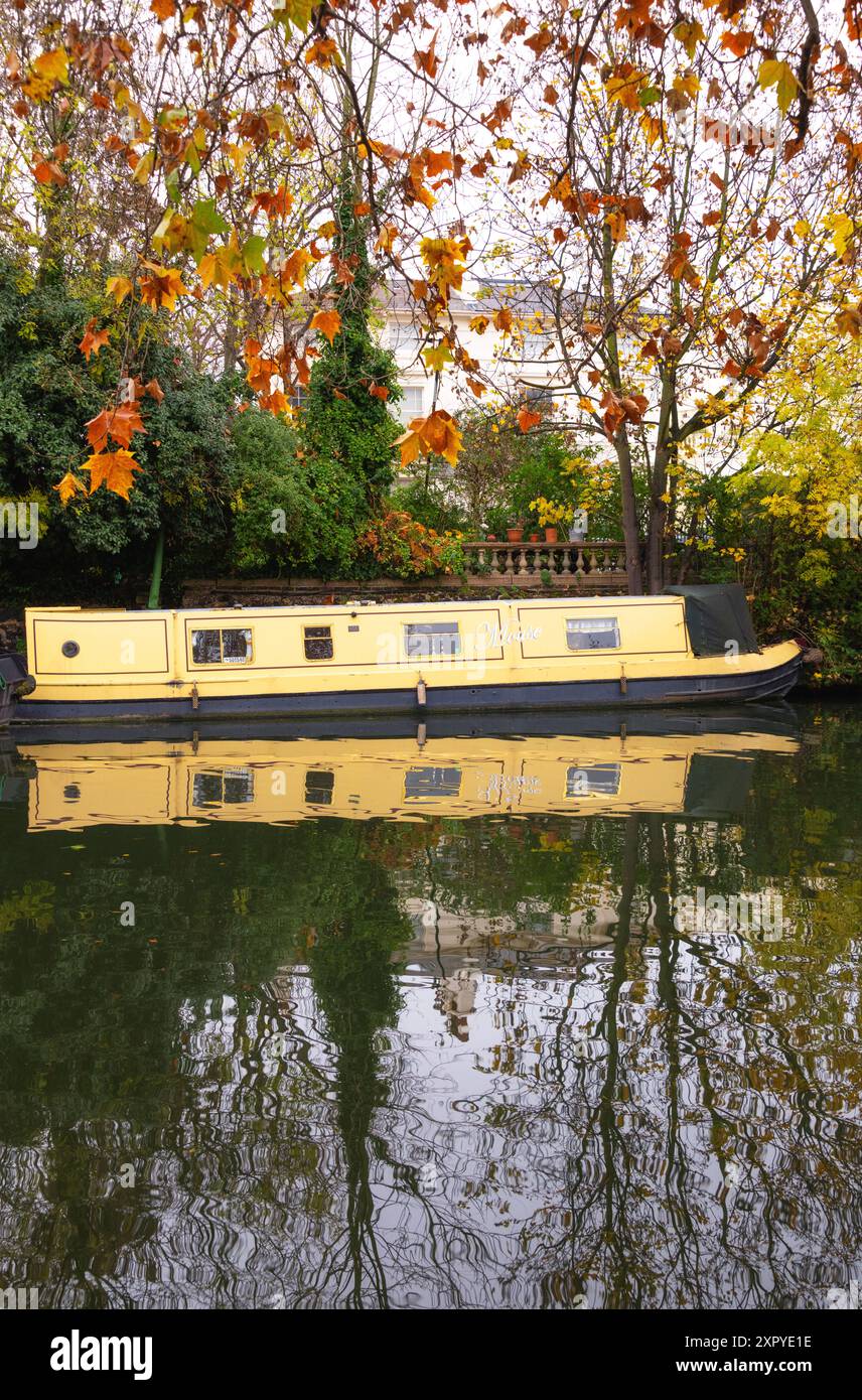 A narrowboat in Little Venice, London, England Stock Photo - Alamy
