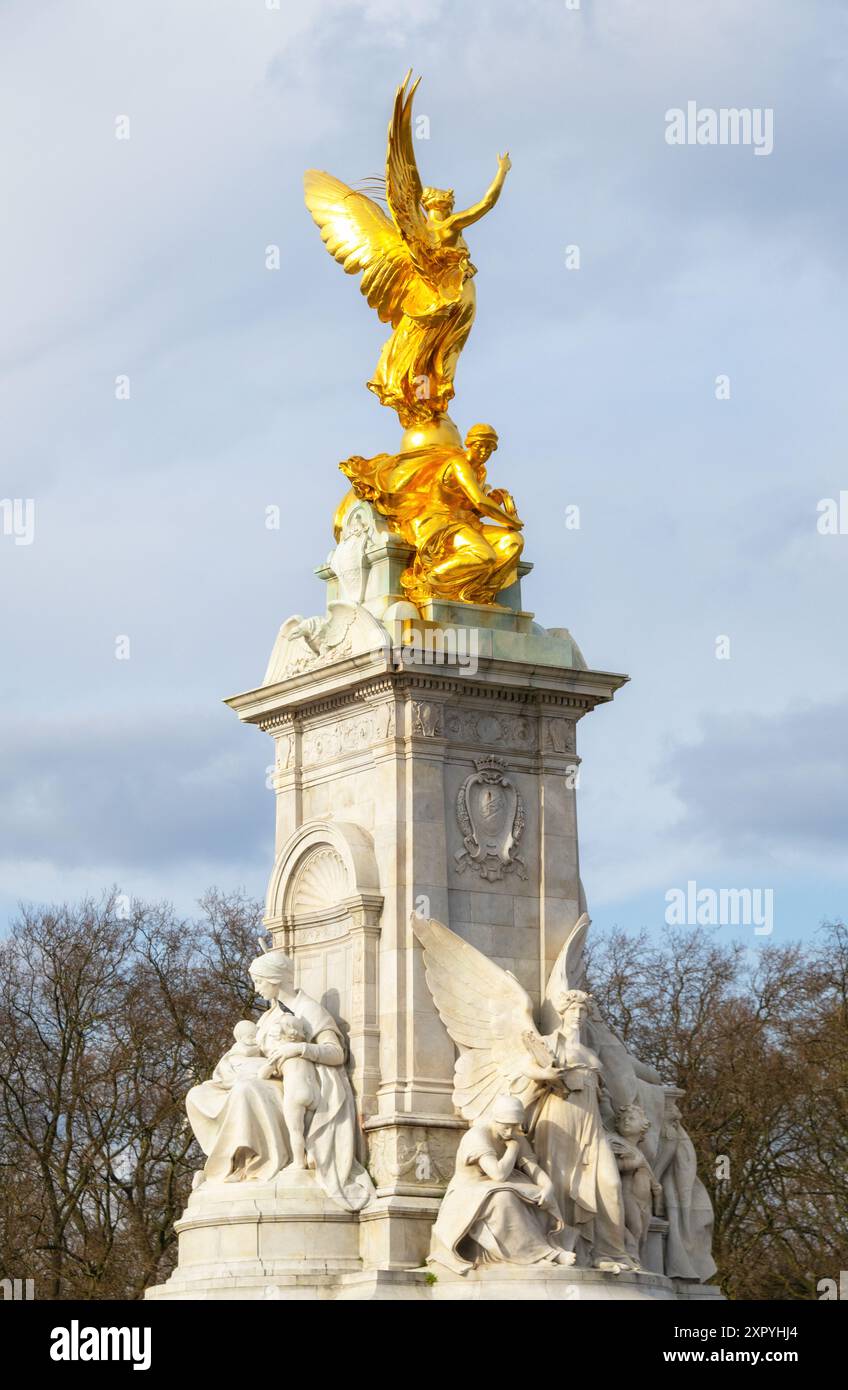 Winged Victory at the top of the Victoria Memorial, The Mall, London ...