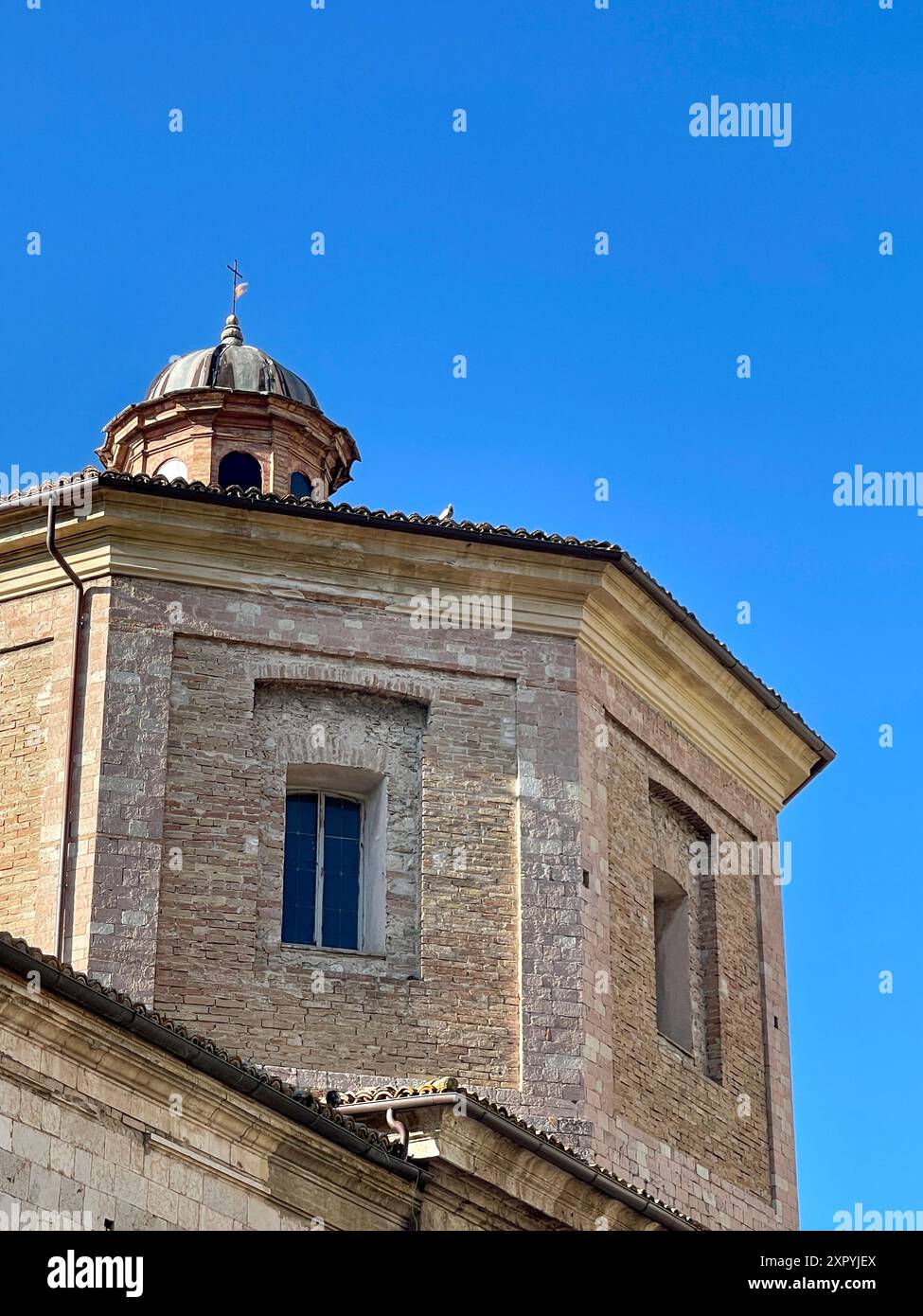 Brick building dome hi-res stock photography and images - Alamy