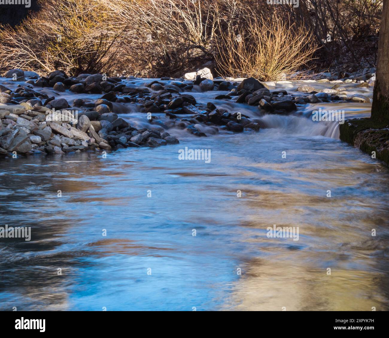 Fresh waterflow hi-res stock photography and images - Alamy