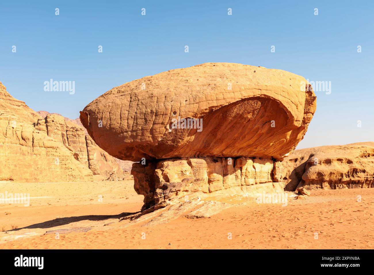 The iconic Mushroom Rock in the Wadi Rum desert in Jordan Stock Photo ...