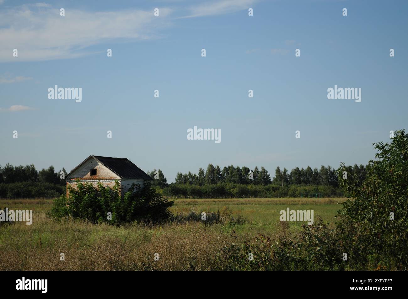 Lonely house in landscape hi-res stock photography and images - Alamy