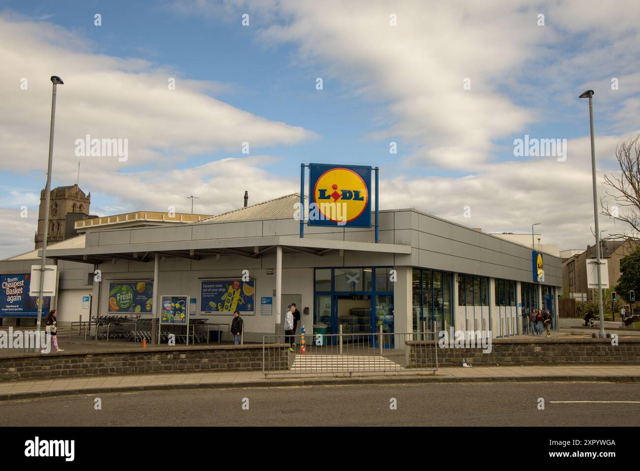 Lidl supermarket in the centre of Dundee, Scotland, UK, United Kingdom ...