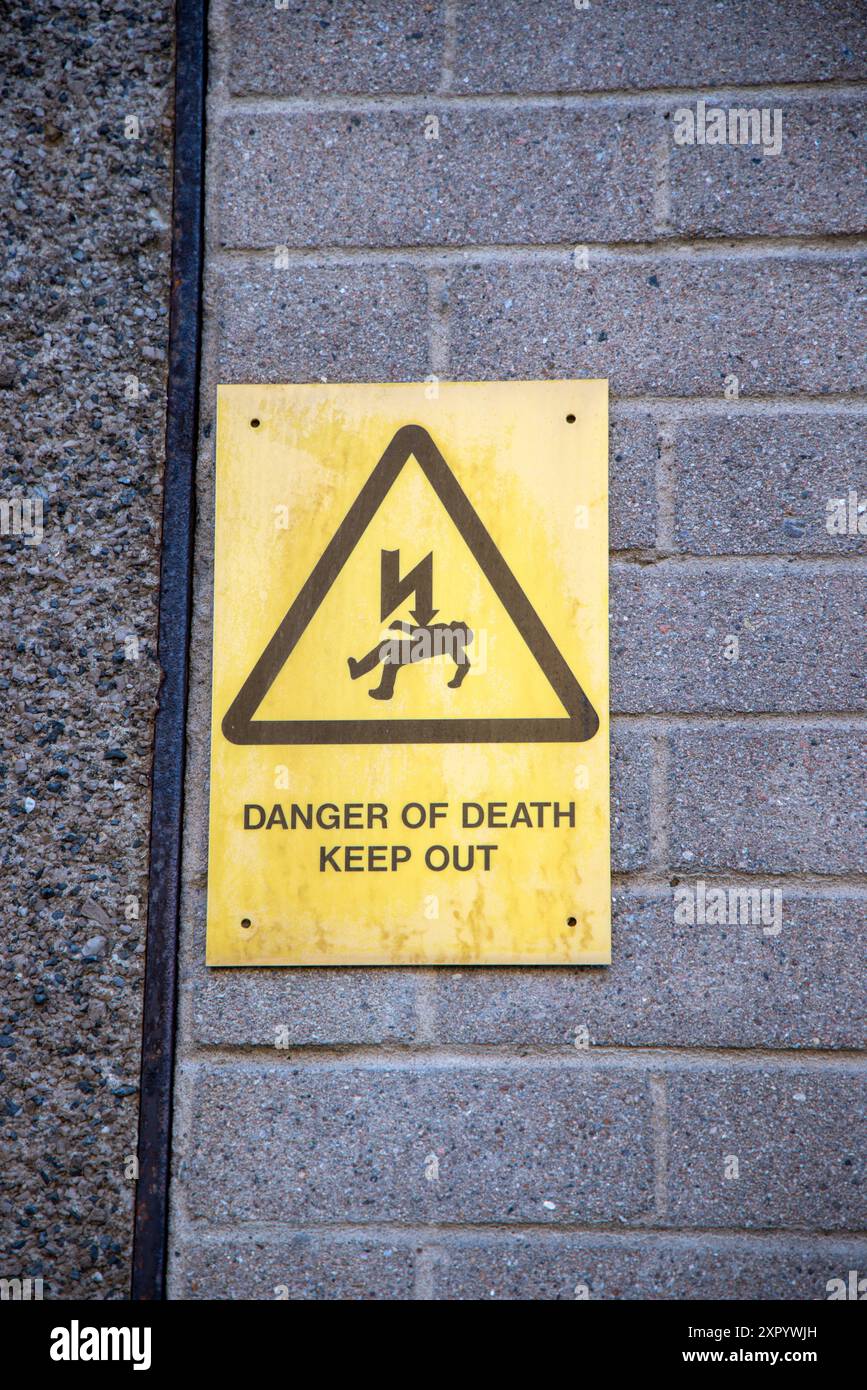 Yellow danger pictogram hi-res stock photography and images - Alamy