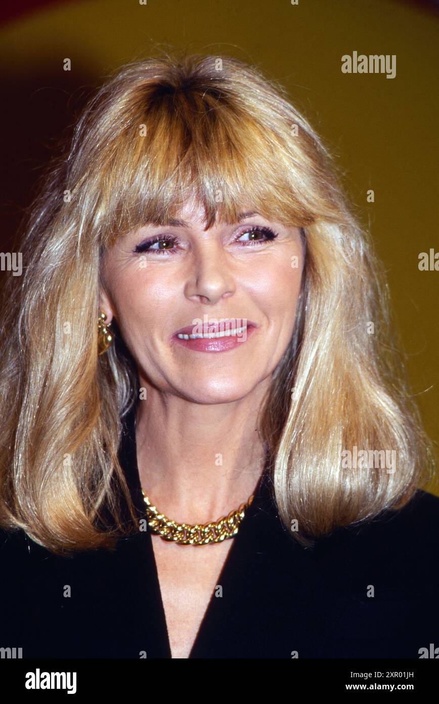 Lena Valaitis, deutsche Schlagersängerin, Portrait, 1993 Stock Photo ...