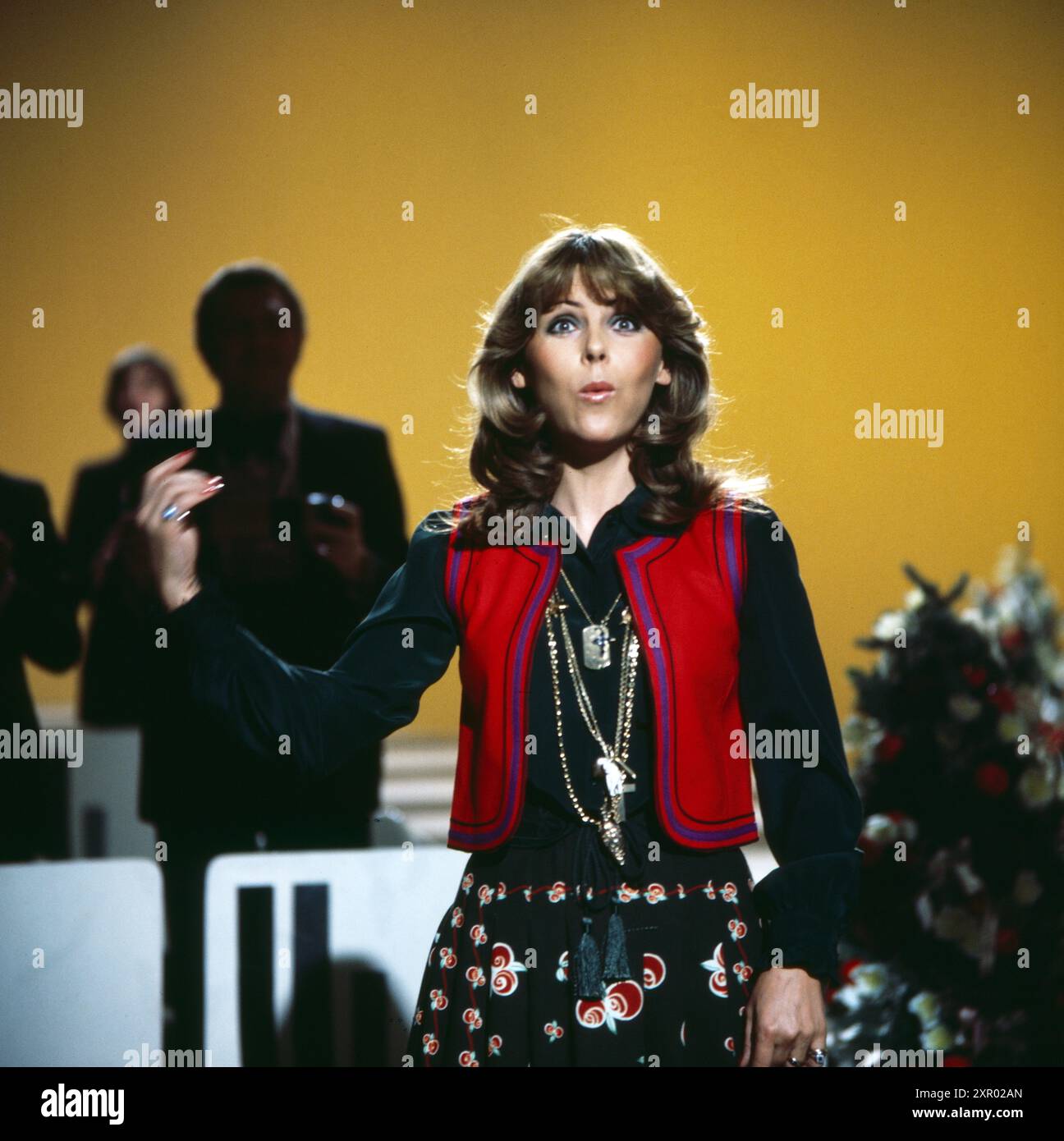 Lena Valaitis, deutsche Schlagersängerin, TV Auftritt, circa 1980 Stock ...