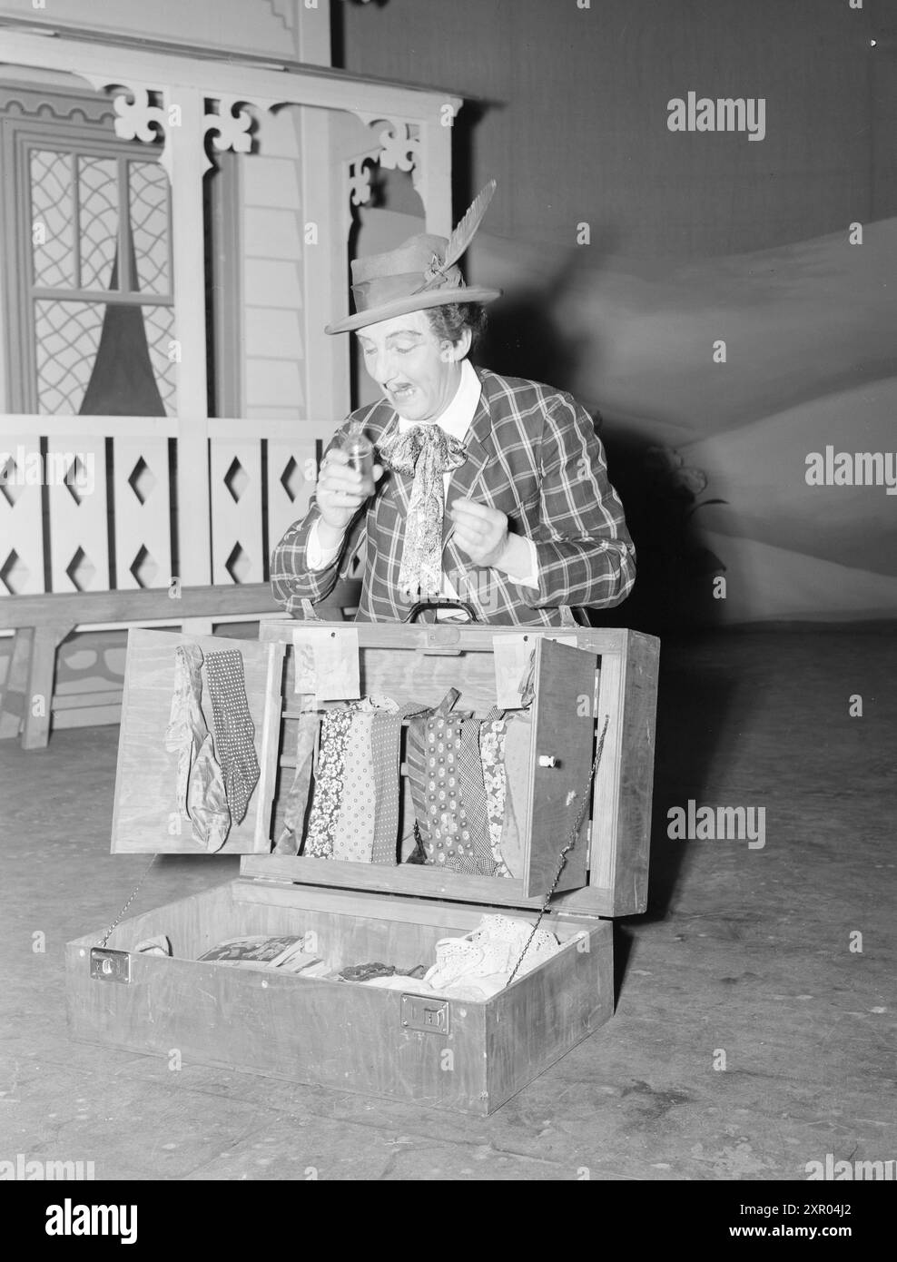 Current 13-1949: Summer's smash hit"Oklahoma" is played at Det Norske ...