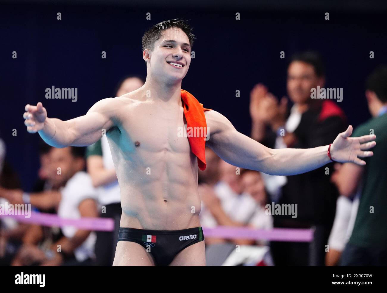 Mexico's Osmar Olvera Ibarra celebrates winning bronze in the Men's 3m ...
