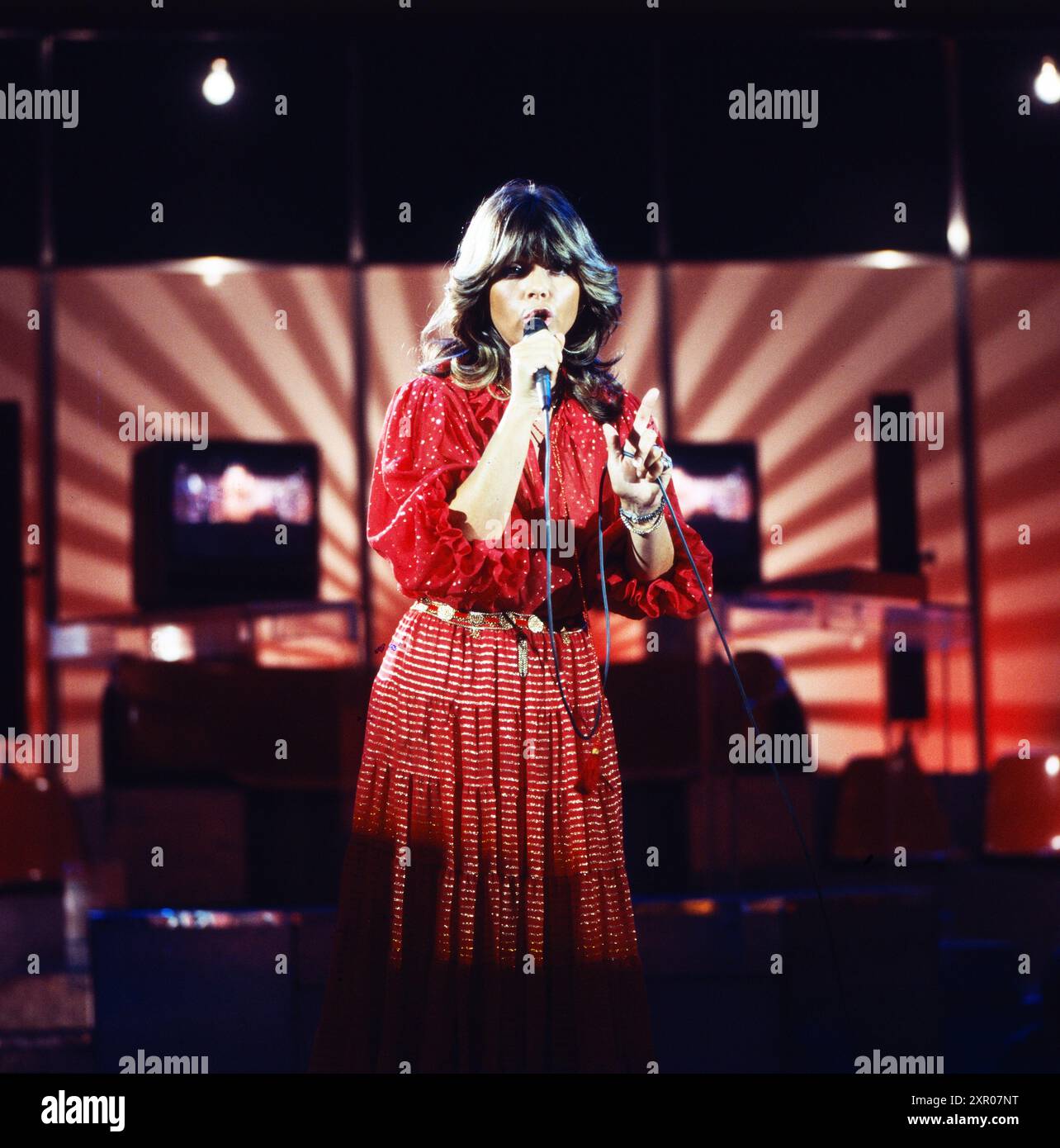 Disco, ZDF Musiksendung, 1978, Schlagersängerin Lena Valaitis Stock ...