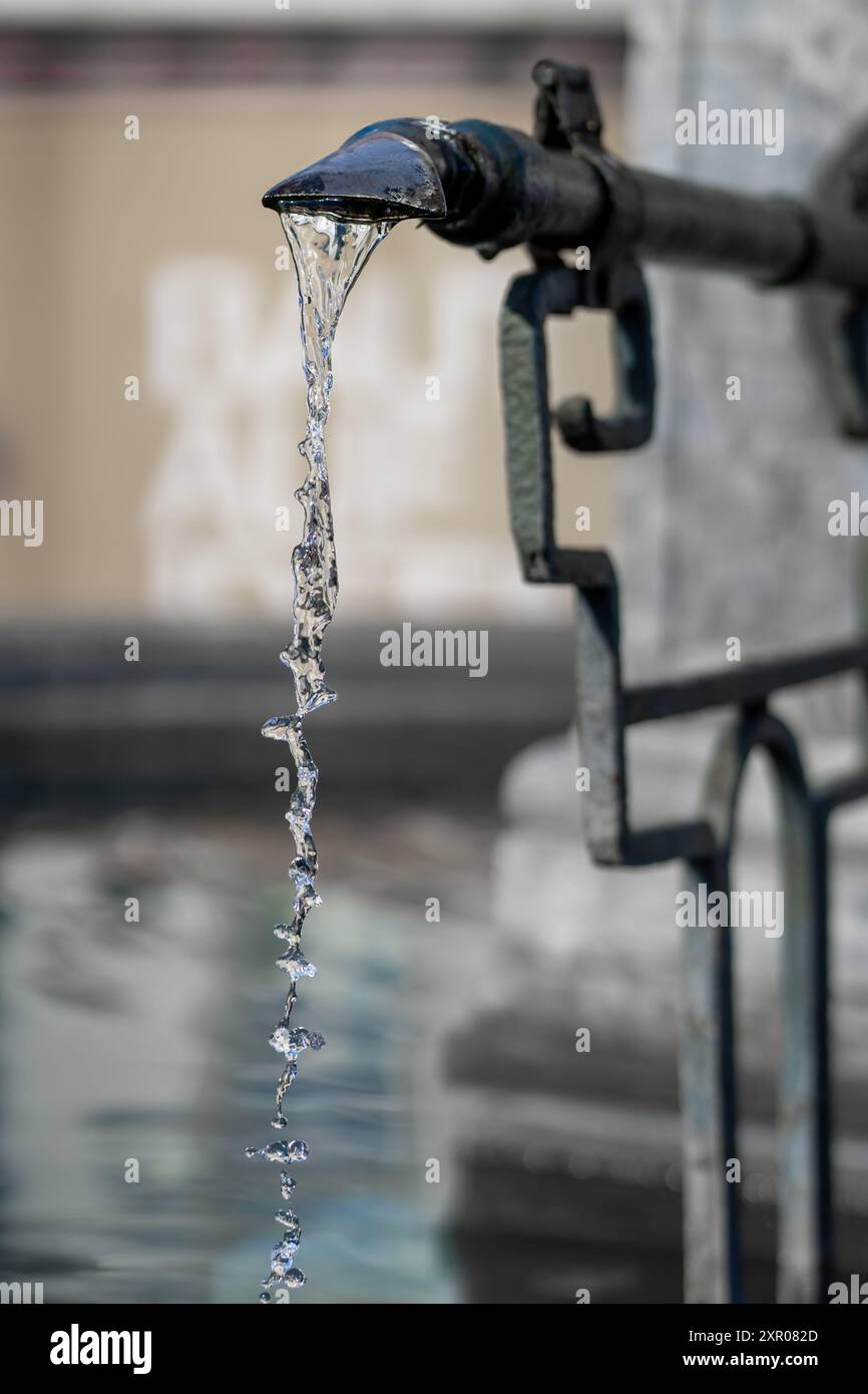 Water flows from iron hi-res stock photography and images - Alamy