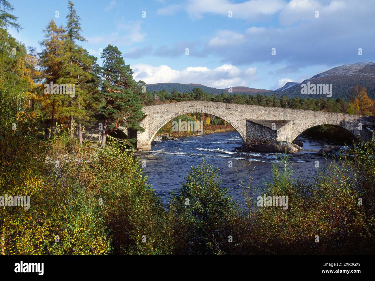 Old Bridge of Dee, original masonry road bridge crossing the river Dee ...