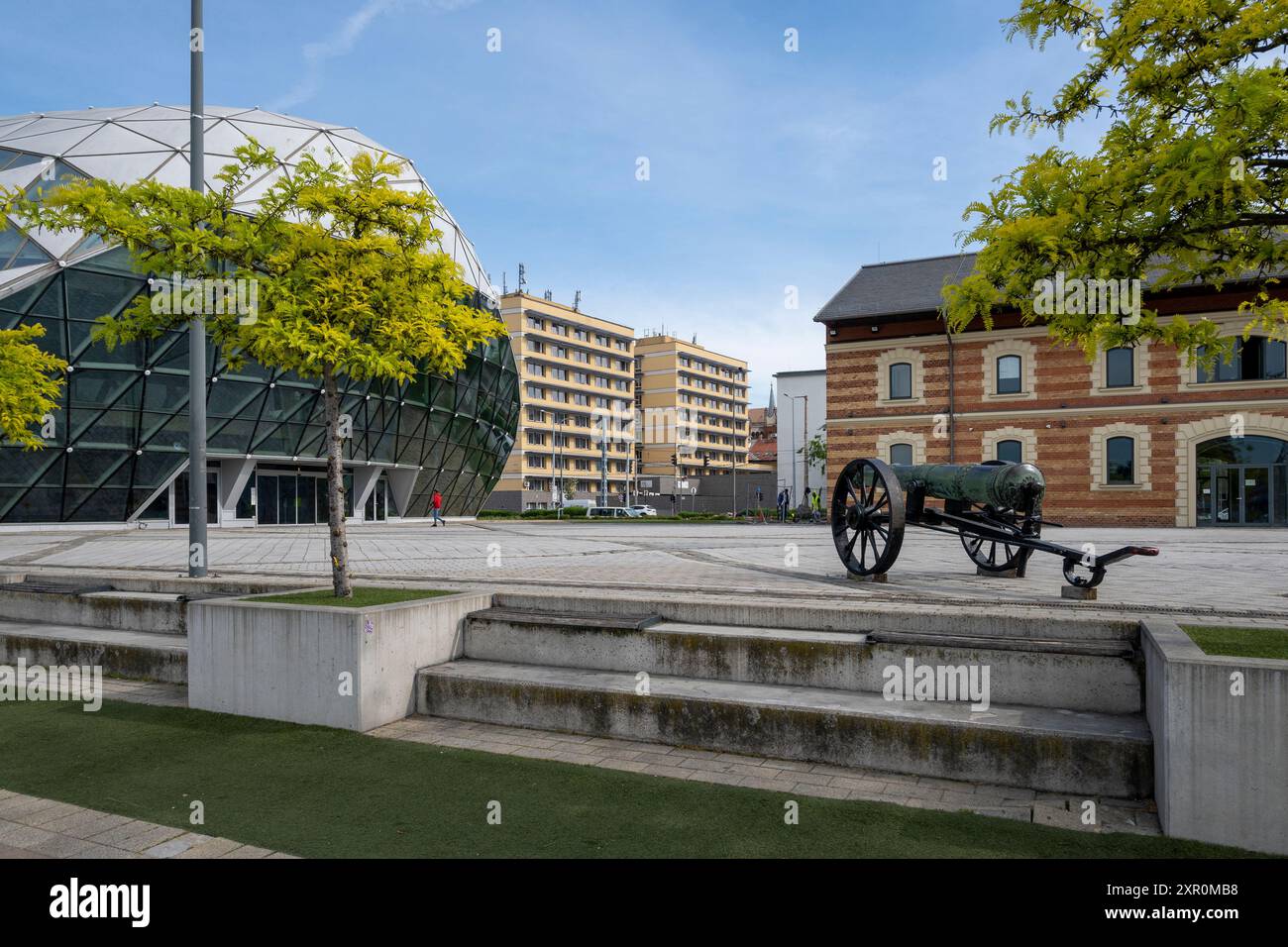 The whale building hi-res stock photography and images - Alamy