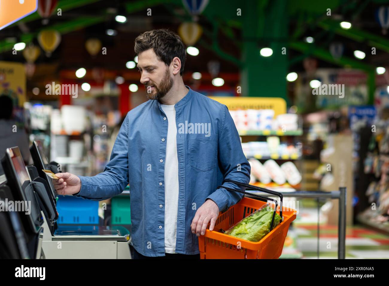 Grocery shopping automation hi-res stock photography and images - Alamy