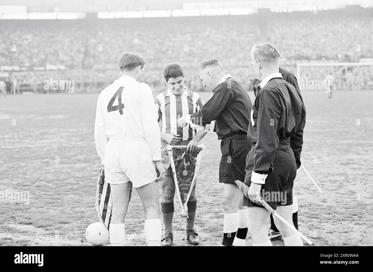 Tottenham hotspurs 1963 hi-res stock photography and images - Alamy