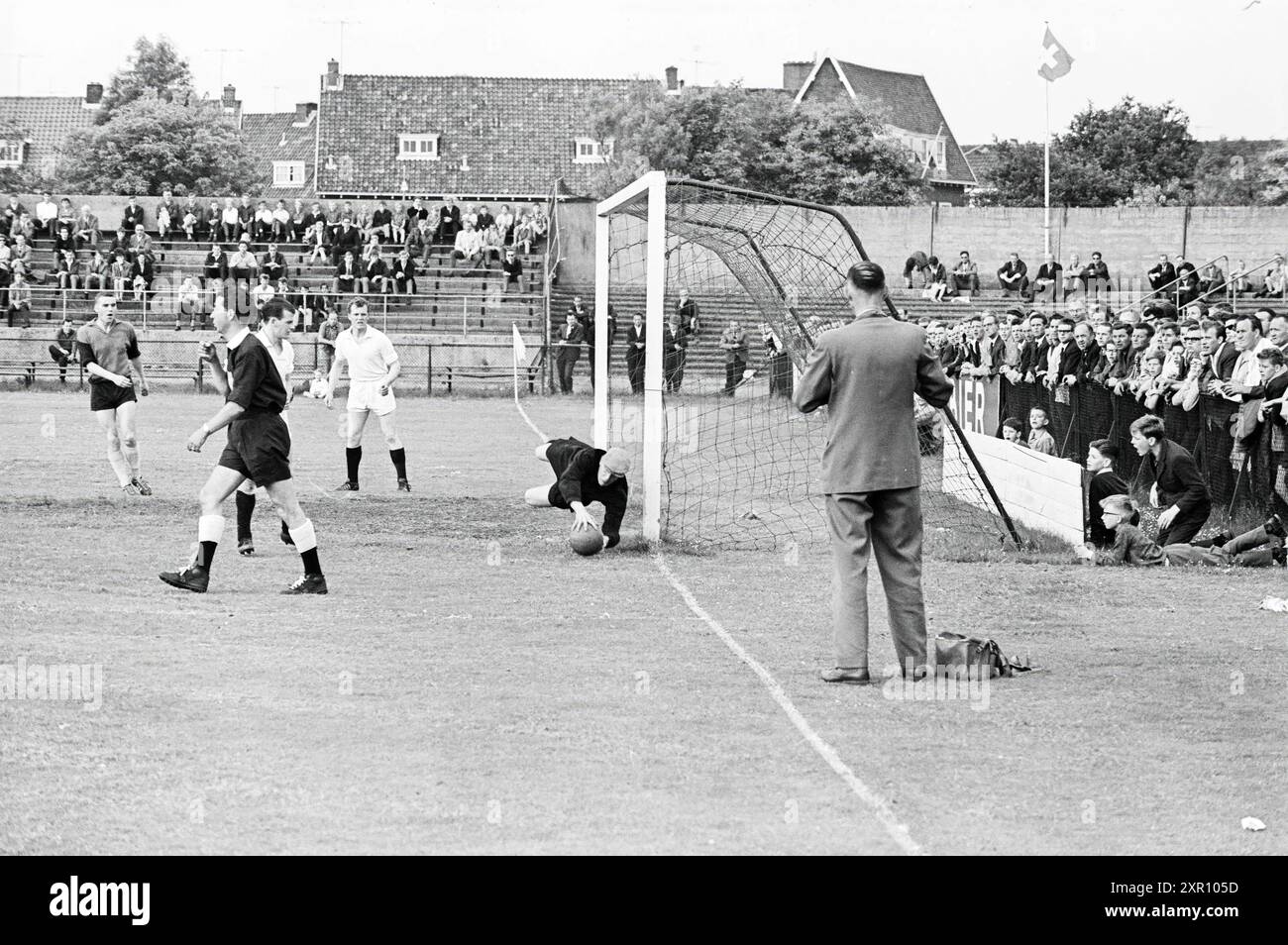 EDO - Longa, Football, 30-05-1964, Whizgle Dutch News: Historic Images ...