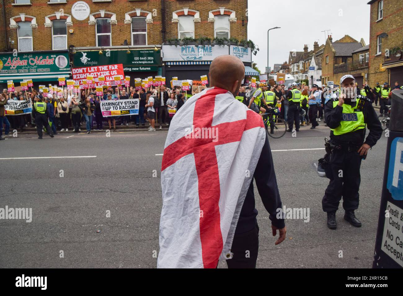 Far right counter protest england 2024 hi-res stock photography and ...