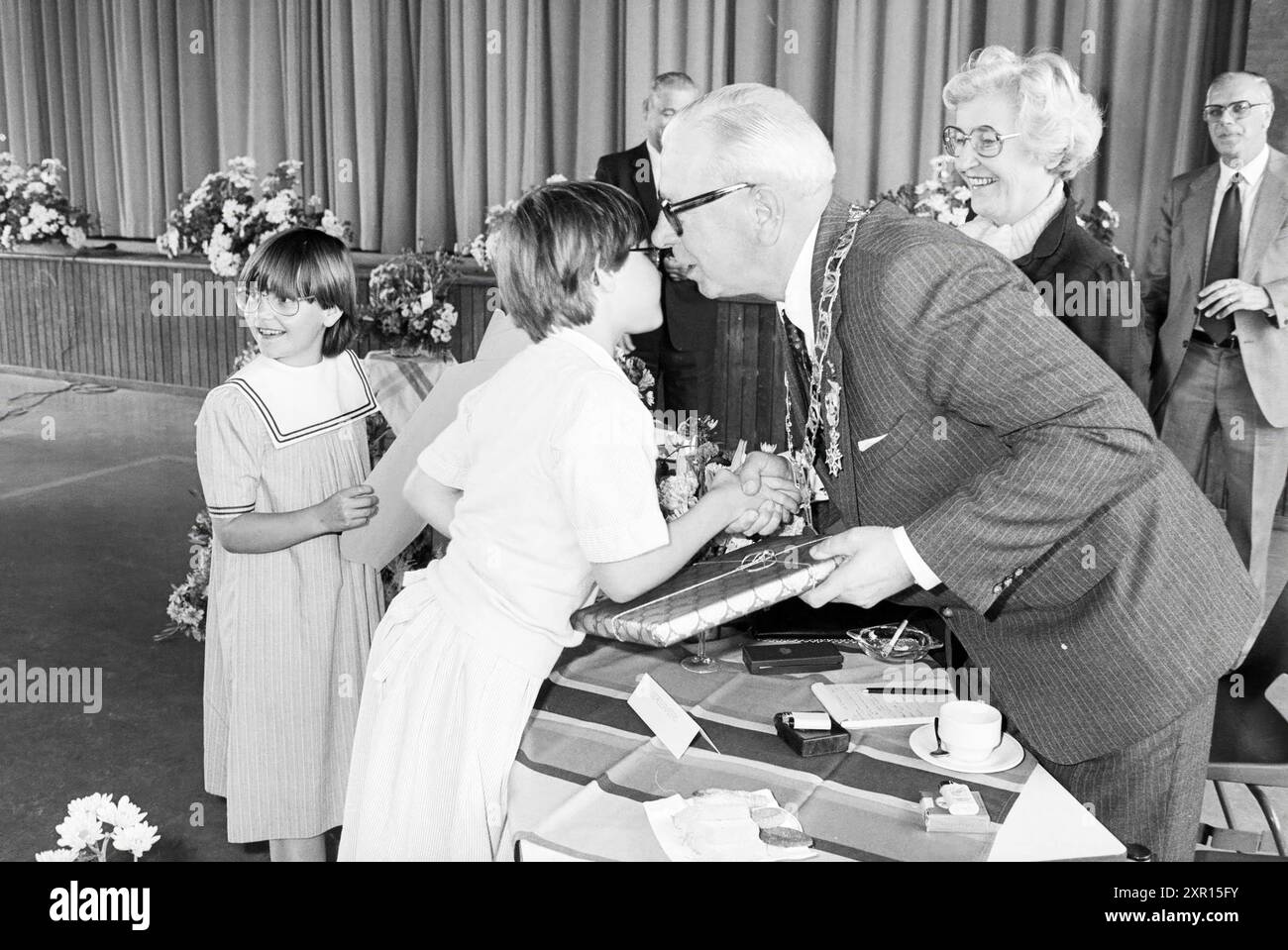 Farewell reception mayor hi-res stock photography and images - Alamy