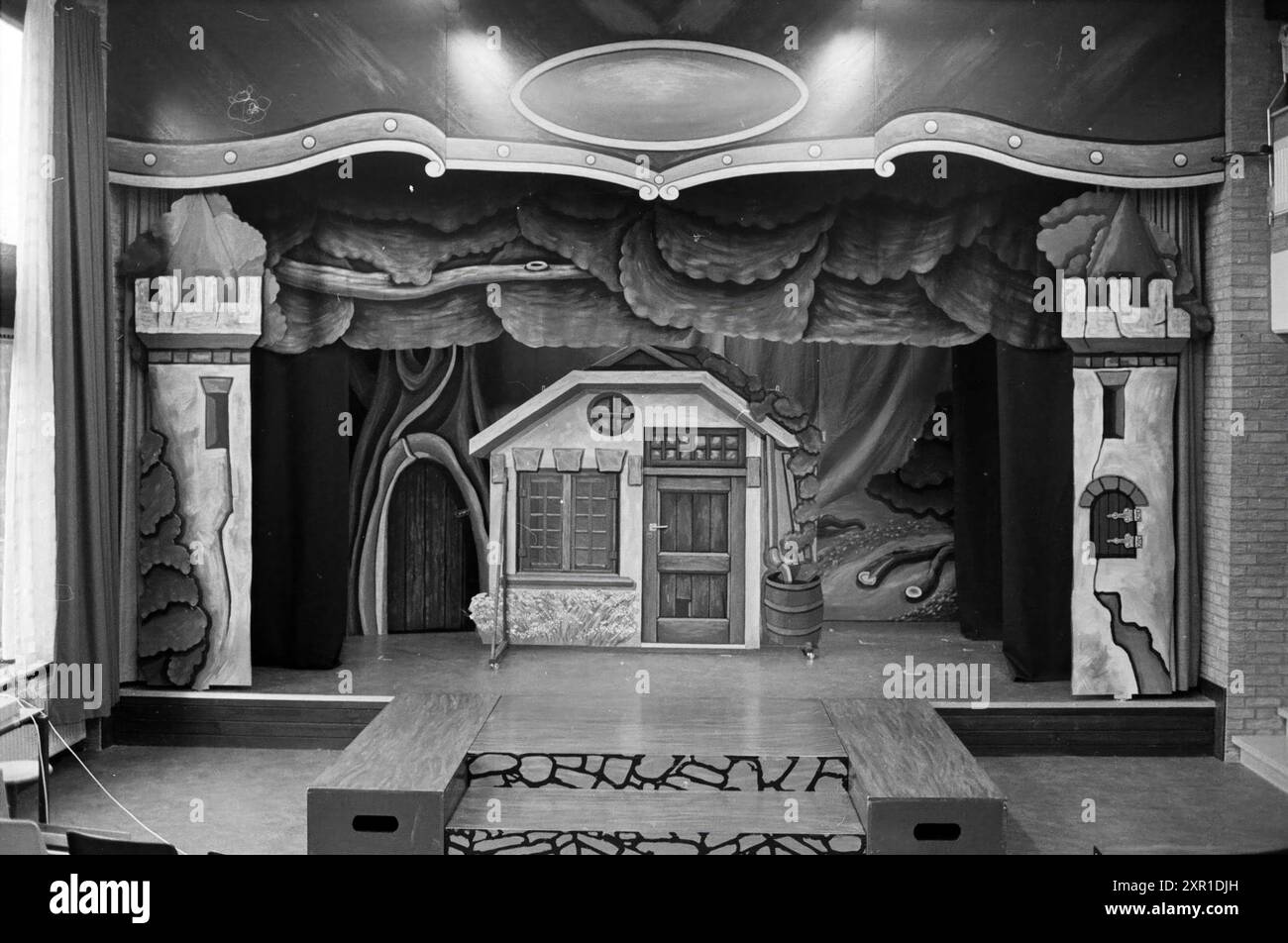 Wall painting by Rob Claus [in the] Wim v.d. Hunting school, Wall ...