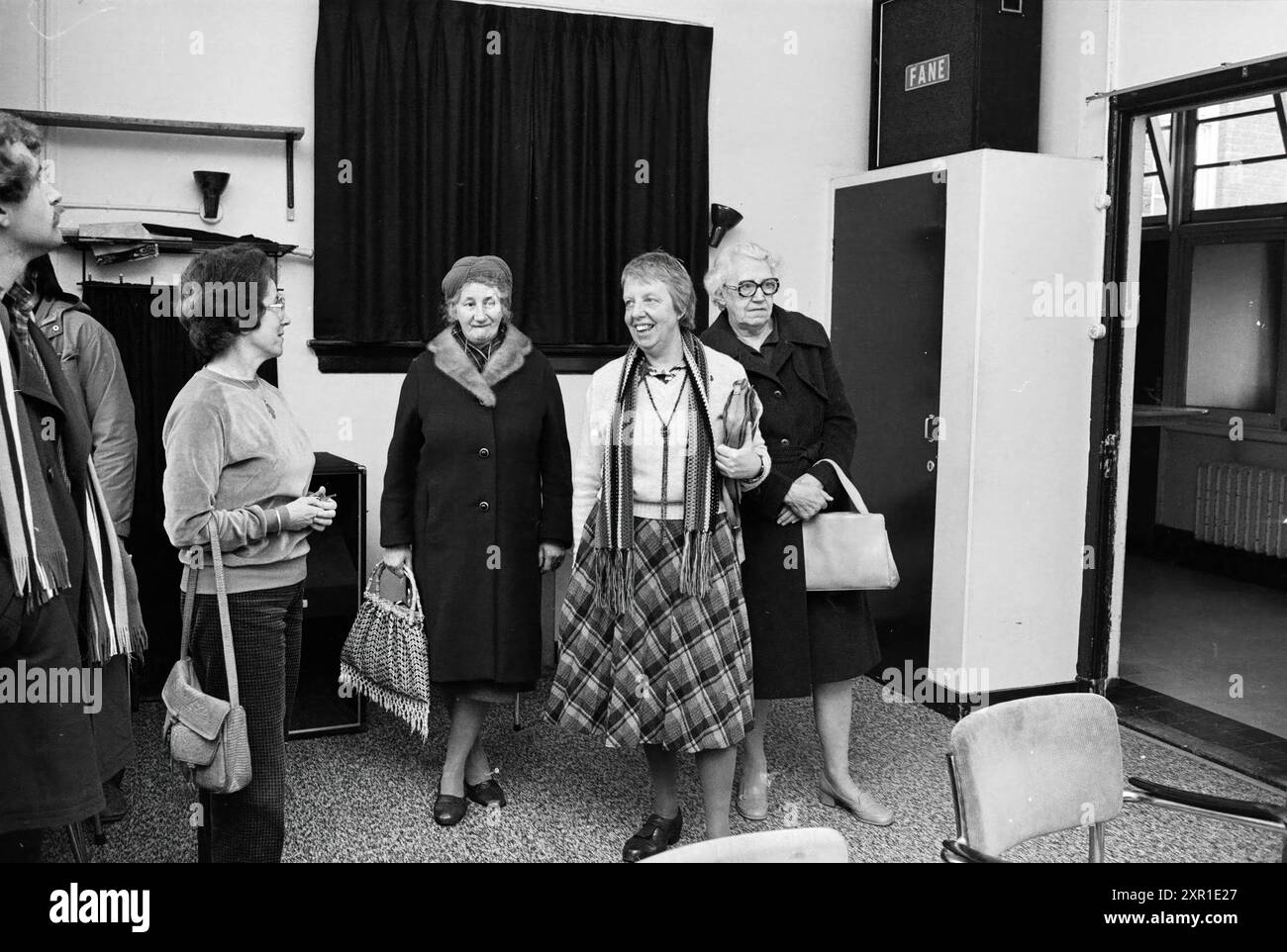 Tour Egelantier, Neighborhoods, community centers, local shops ...