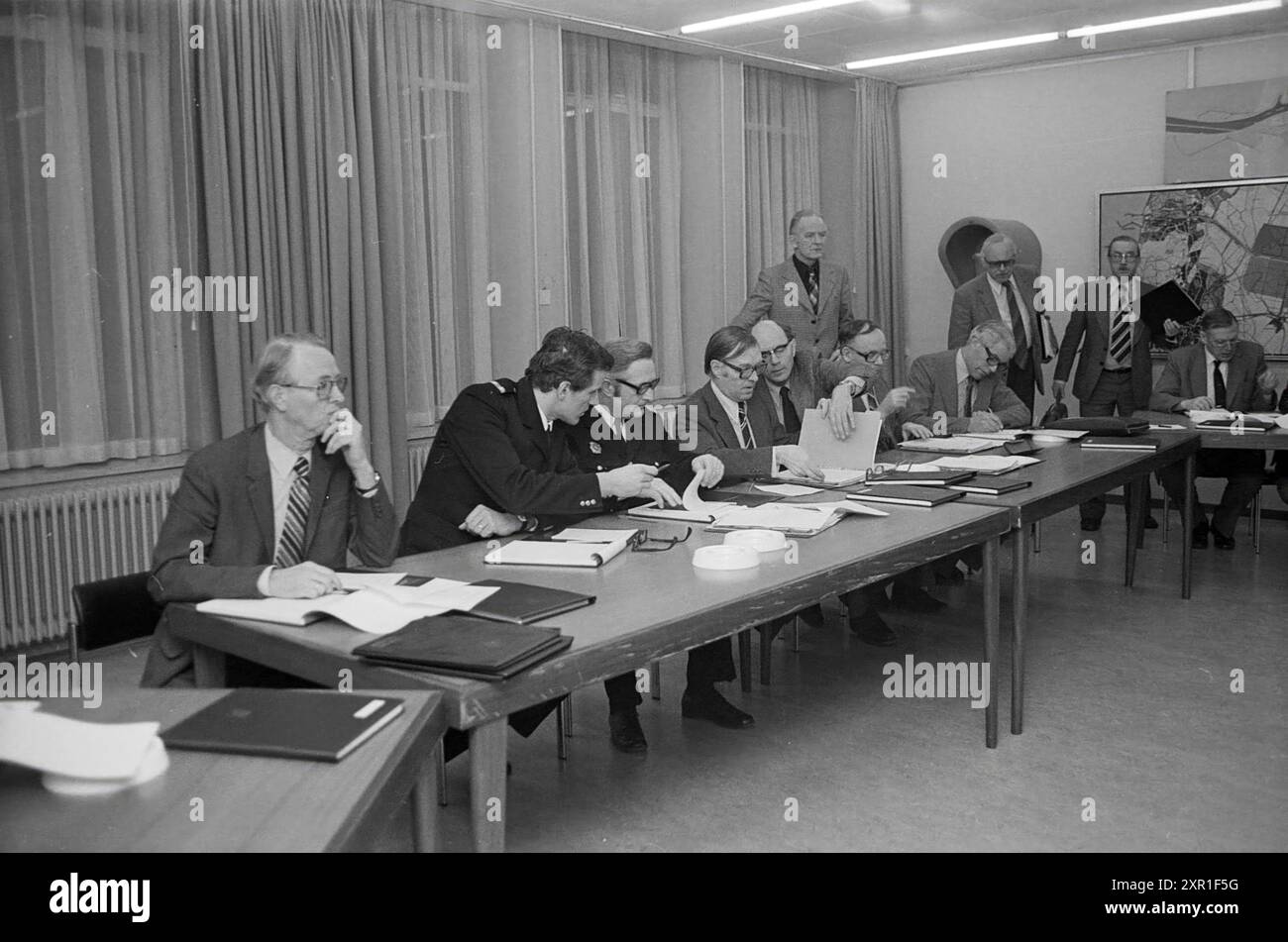 Disaster on paper Velsen town hall, Disasters, 29-01-1976, Whizgle ...