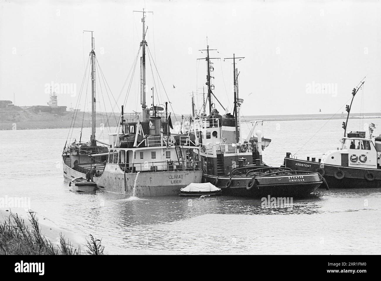 Coaster ships hi-res stock photography and images - Alamy