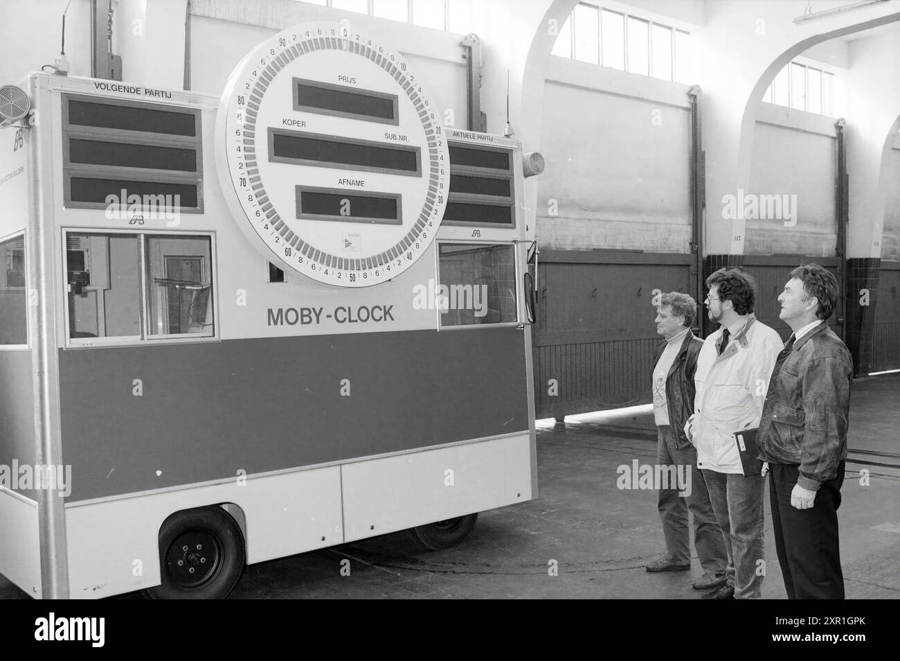 Moby clock auction clock hi-res stock photography and images - Alamy