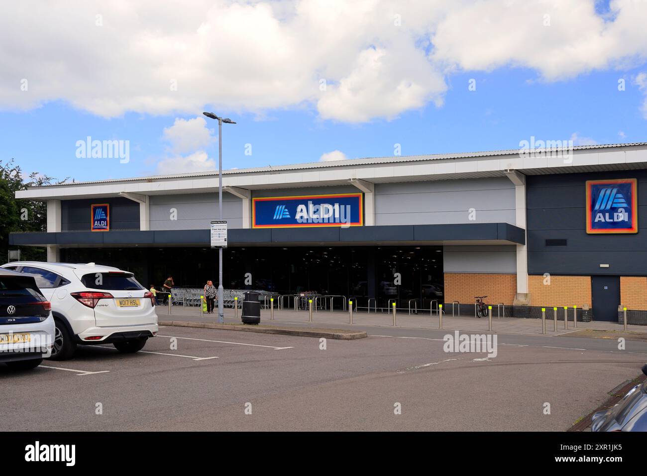 Aldi store front, Gabalfa, Cardiff, UK. Taken August 2024 Stock Photo ...
