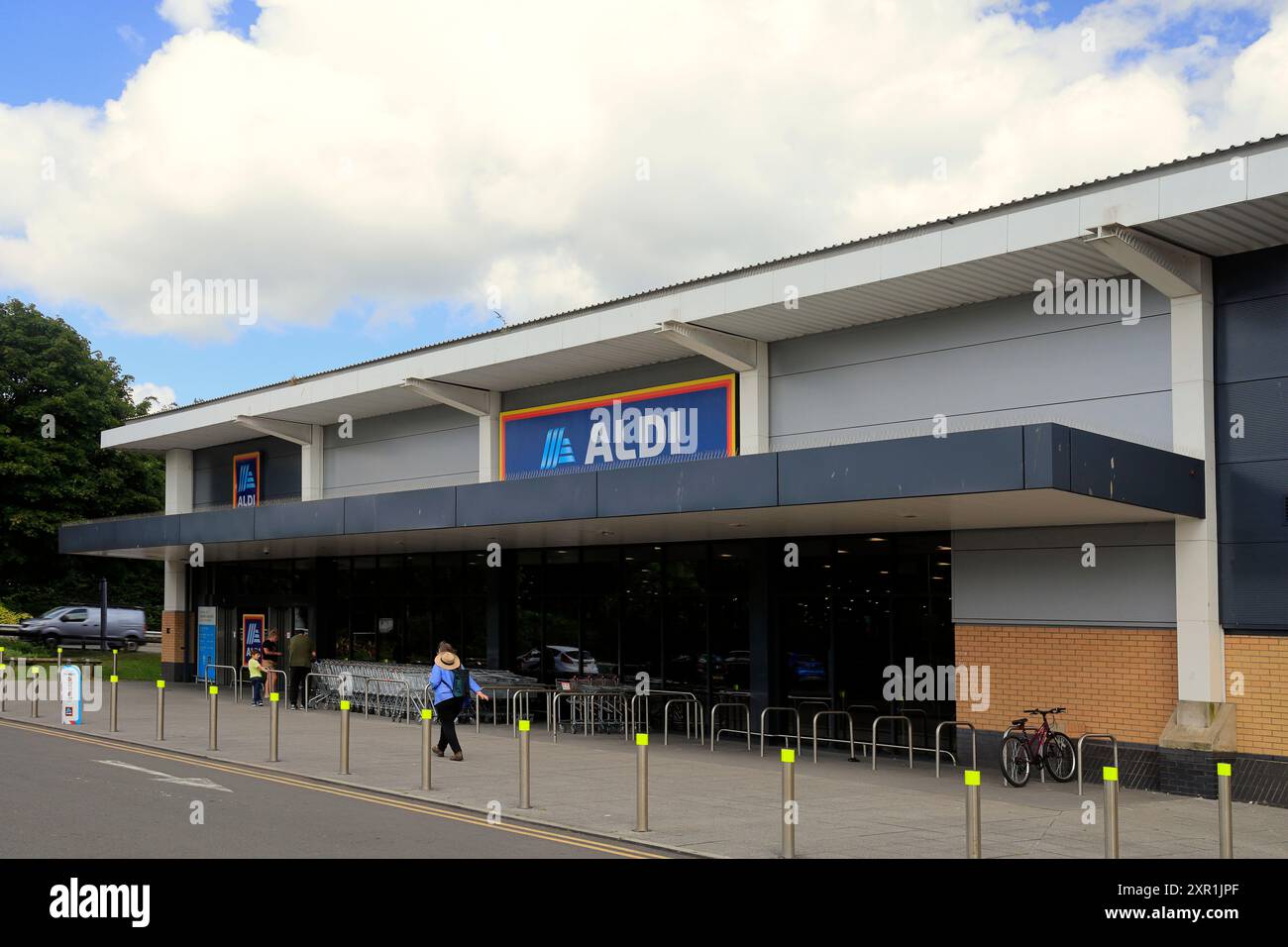 Aldi store and signage hi-res stock photography and images - Alamy