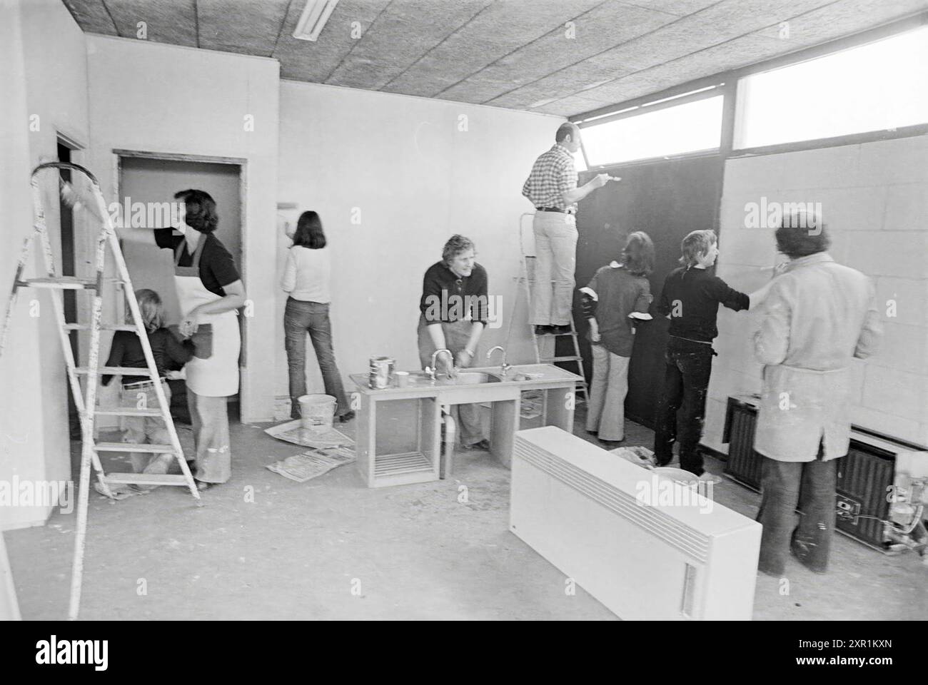 Renovate 1975 hi-res stock photography and images - Alamy