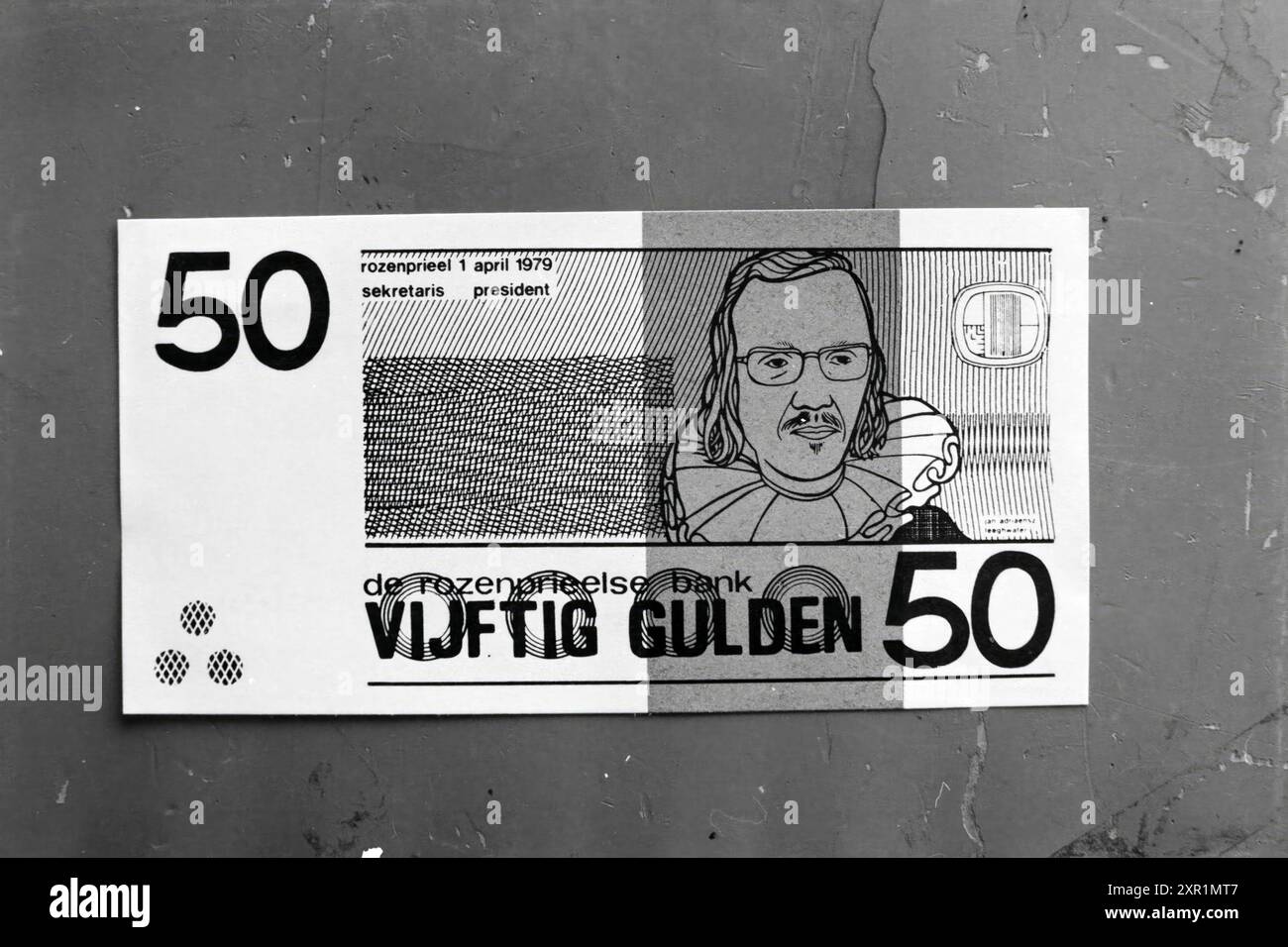 Issued notes hi-res stock photography and images - Alamy