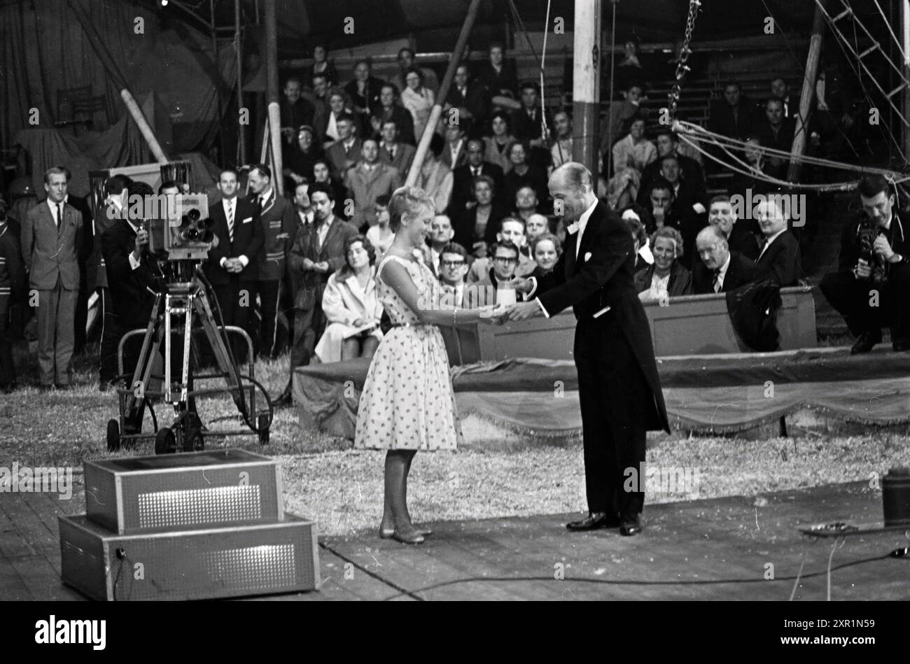 Circus Toni Boltini and shooting bear, Circus, 19-05-1962, Whizgle ...