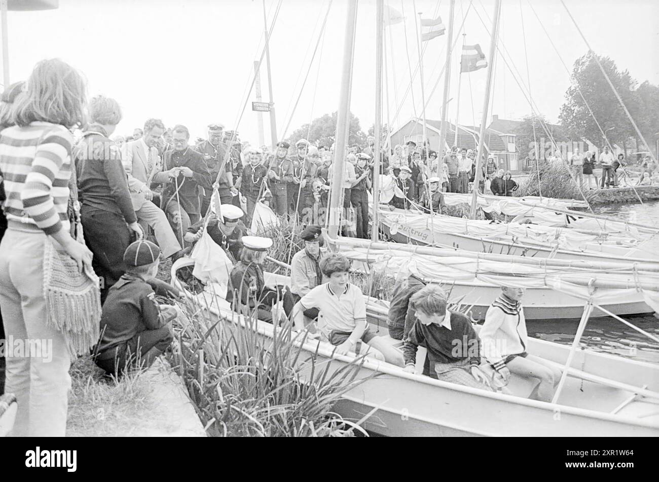 Scout boats hi-res stock photography and images - Alamy